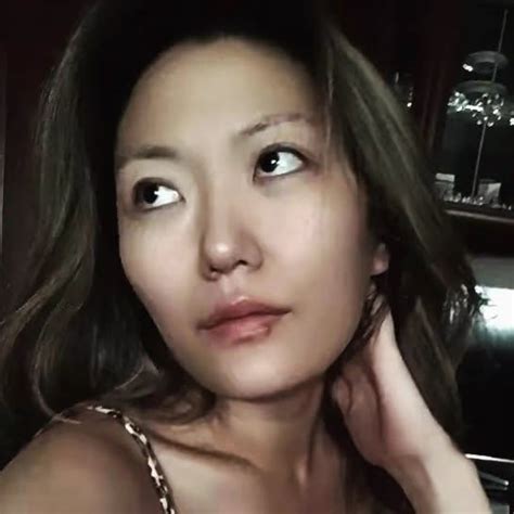 Rena Lee Rena Writer • Threads Say More