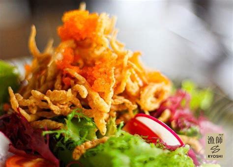 Ryoshi Sushi Shirauo Salad สลัดปลาเงิน ของร้านเรียวชิ