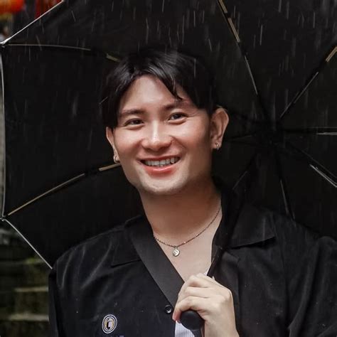 Lloyd Chua Lloydandbehold • Threads Say More