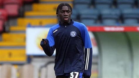 Mane Sah Sertai Wolverhampton Stadium Astro