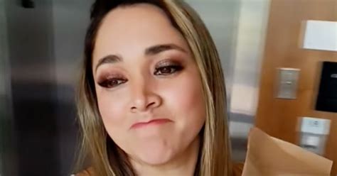 Sherlyn responde a quienes critican su manera de ser mamá