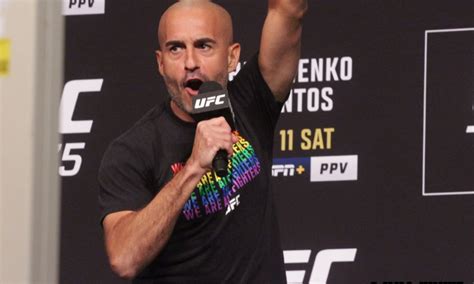Ufc Re Signs Jon Anik To Continue Lead Play By Play Duties
