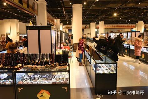 内蒙古阿拉善 大漠奇石文化博物馆内琳琅满目的奇石精品真亮眼 知乎