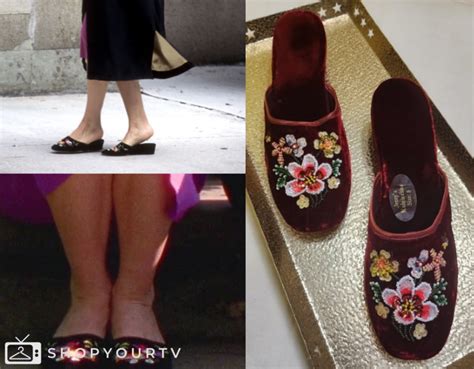 Sex And The City Season 1 Episode 10 Carries Embroidered Velvet