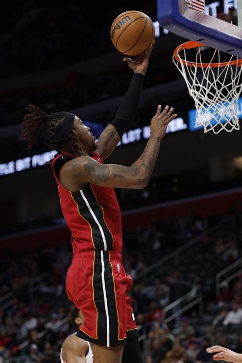 Bam Adebayo Hits Buzzer Beating 3 Pointer Heat Beat Pistons Reuters