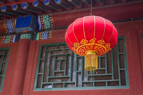 挂上传统的灯笼高清图片下载 正版图片506005029 摄图网