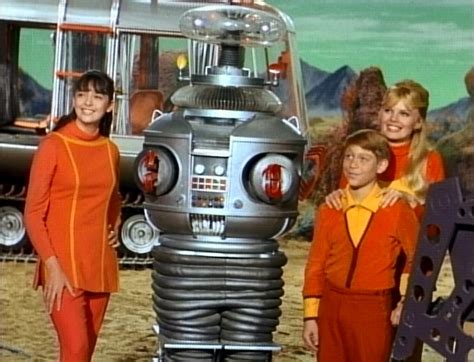 Cohetes Artificiales De Polvora Lost In Space Robot B9 Miniature