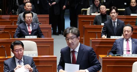 여 재선 비대위원장 논의비대위원장 선임 권성동 겸임 의견 다양
