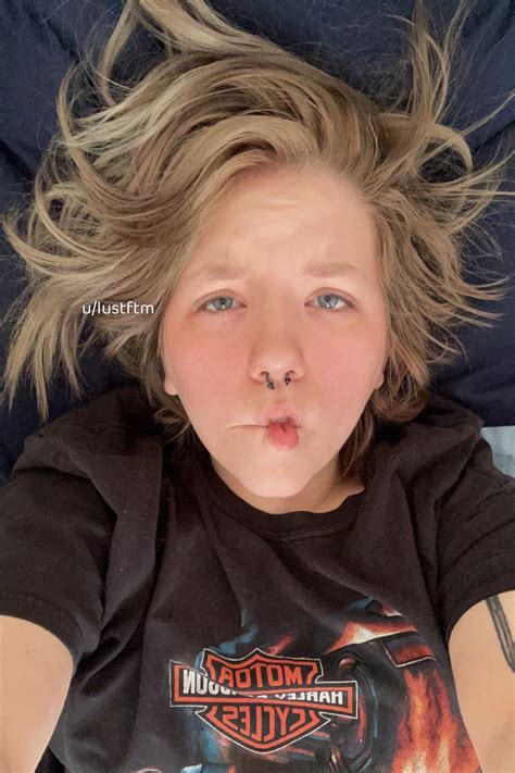 Glub Glub 🐠 R Nonbinary
