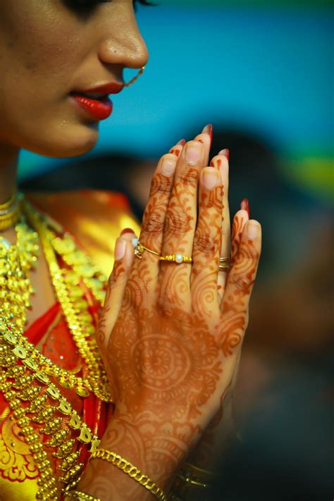 Which Finger Wears The Wedding Ring In India L Panaprium