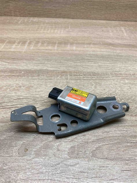 89860 30130 187900 1752 Toyota Lexus Srs Airbag Crash Sensor R Denso