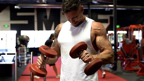 Best Bicep Workout For Bigger Arms In 20 Minutes