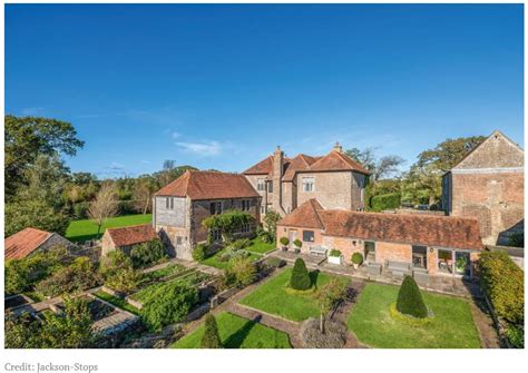 Richard Iiis Boar Badge Found At Chiddingly Manor House In 1999