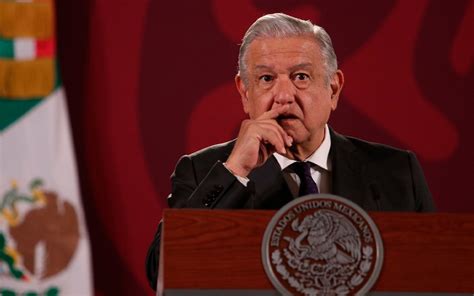 AMLO recibirá 3 mdp por venta de su libro A mitad del camino