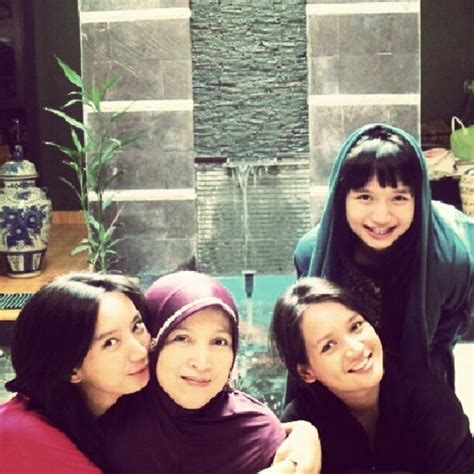 Potret Syarifah Rahma Presenter Yang Pesonanya Curi Perhatian