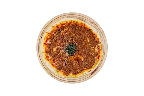 맛 있는 피자 흰색 배경에 고립 된 나무 스탠드에 다진 고기 상위 뷰 건강에 좋지 않은 음식에 대한 스톡 사진 및 기타 이미지