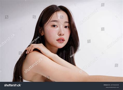 아름 다운 젊은 아시아 여자의 아름다움 스톡 사진 2474443335 Shutterstock