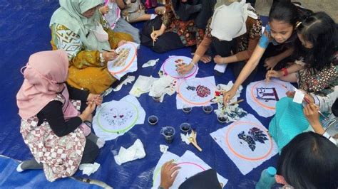 Peringati Hari Batik Nasional Siswa Sd Negeri 164 Karangpawulang