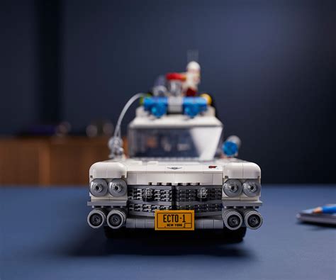 Игрален комплект конструктор ЛЕГО Icons 10274 - Ghostbusters™ ECTO-1 ...