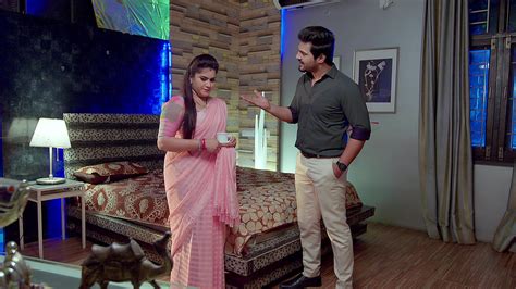 Watch Guppedantha Manasu S1 Episode 906 On Jiohotstar