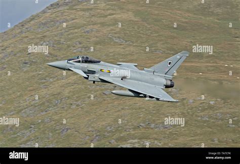 Raf Typhoon Mach Loop Fotos Und Bildmaterial In Hoher Auflösung Alamy