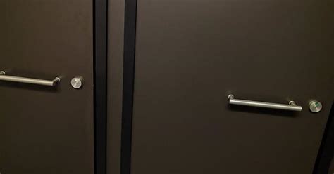 Inconsistent Color Coding For The Availability Of The Stall White Vs Green Imgur