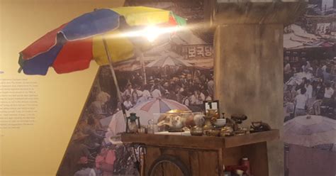 1980년대 청계고가 아래 골동품 노점 아시나요