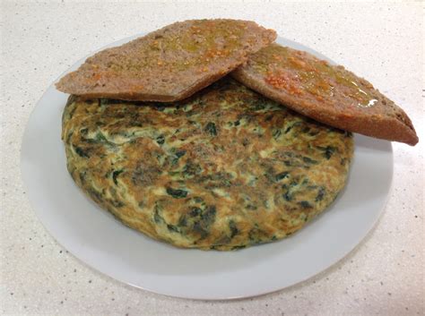 Tortilla De Espinacas Frescas Y Pan Con Tomate Cocina Con Carmele