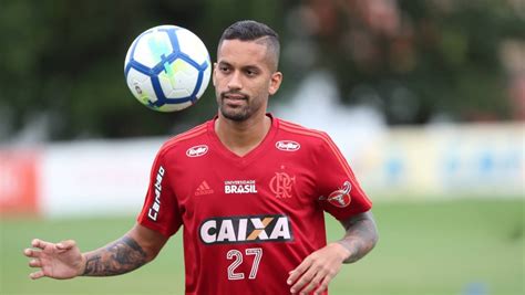 Sem Espaço No Flamengo Rômulo Deve Ser Emprestado Para O Grêmio