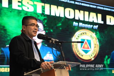 Army Holds Testimonial Dinner For 10id And Ascom Commanders