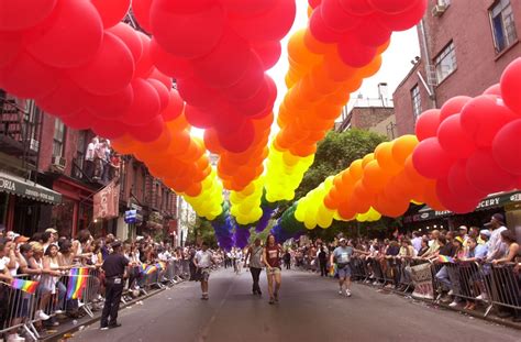 23 Photos Of Lgbt Pride Celebrations From Around The World That Will