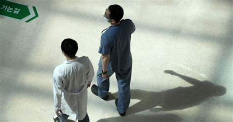 환자 대신 제자 편에성대 의대 교수들 “사태 악화땐 떠날 수밖에”