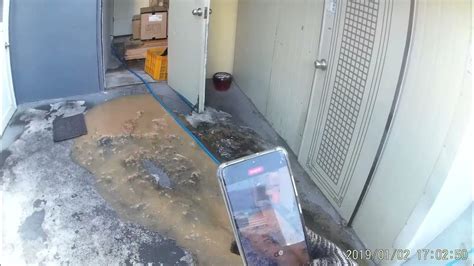 식당 하수구배관 막힘 원인은 기름덩어리 해결 방법은 고압세척 작업 으로 확실 하게 통수 작업 하였습니다 Youtube