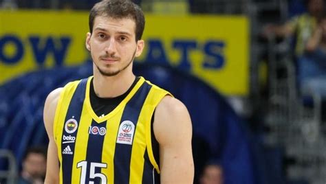 Fenerbahçede Emre Ekşioğlu Aynı Gün 2 Maça Çıktı Baskettr