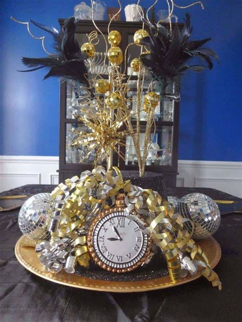 15 Fabulous Decor Ideas For The Ultimate New Years Eve Party New Years Eve Decorations New