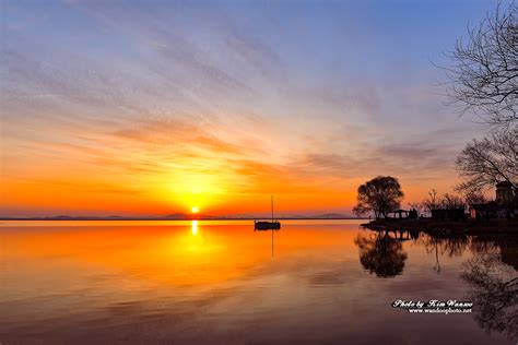 풍경갤러리 호수의 일출