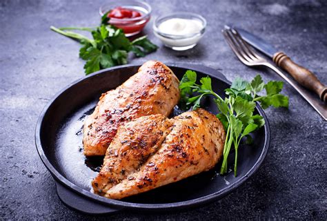 Pieczona pierś z kurczaka przepis na FajneGotowanie pl
