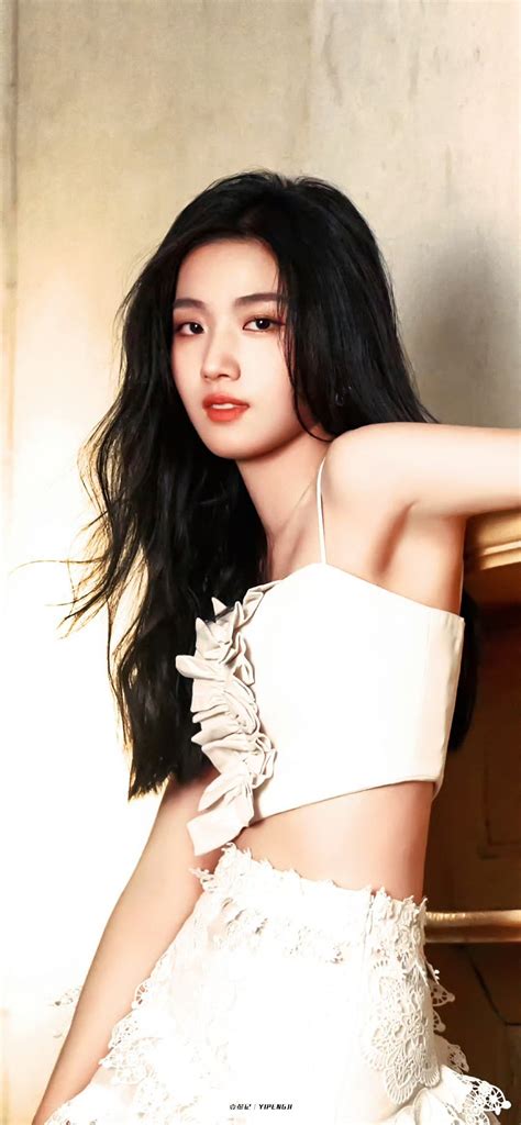Pin By Tuha On ᴡᴜ ᴊᴜɴ ᴛɪɴɢ And ʟᴜ ʏᴜ Xɪᴀᴏ Pretty Korean Girls Korean