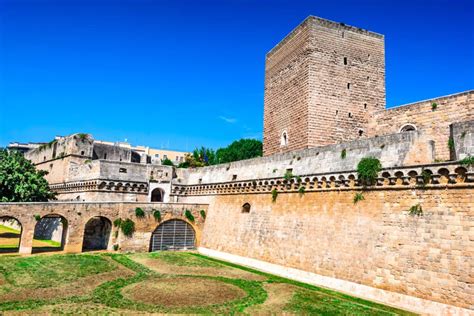 8 rincones QUE VER en BARI un día Imanes de viaje
