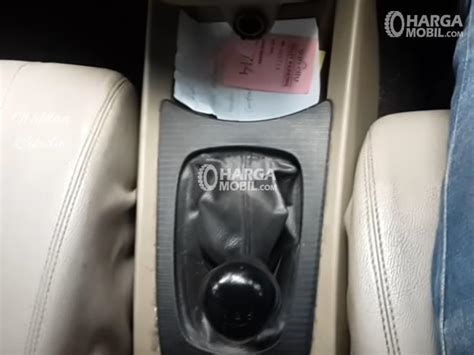 Cara Mengoper Gigi Transmisi Manual Pada Mobil Dengan Mudah