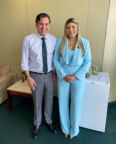 Em Brasília Jeane Moura discute prioridades de Senador Rui Palmeira