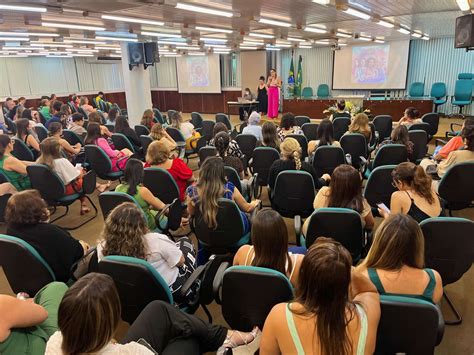 Reflexões sobre avanços e desafios para as mulheres marcam o 8 de março