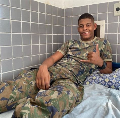 Militar é Morto Após Ser Baleado Em Blitz Na Zona Oeste Do Rio
