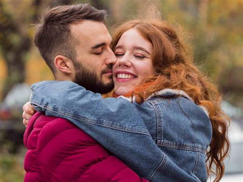 15 Visible Signs A Woman Feels Safe With You Attraction Diary