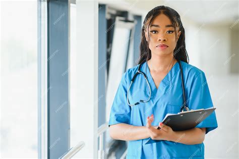 Premium Photo Portrait Confident African American Female Doctor