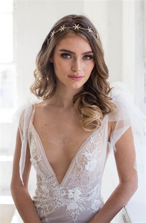 15 Bridal Headbands To Dress Up Your Wedding Day Look Junebug Weddings