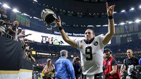 Watch Brees Becomes Nfls All Time Passing Leader