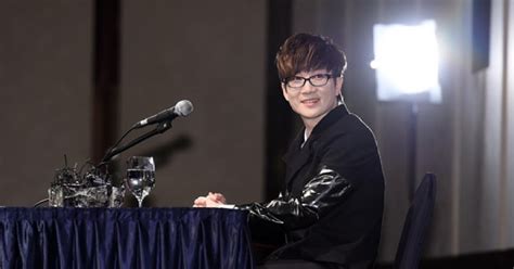 포토엔 미소짓는 서태지