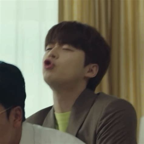Mean On Twitter 입에서 물 뿜을거 같ㅇ