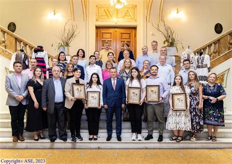 Cei mai buni studenți de la ASE au fost premiați cu icoane România Liberă